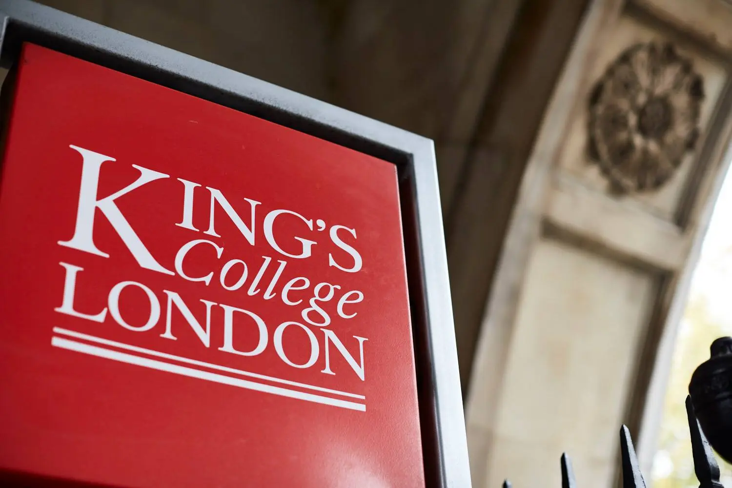 Becas Completas del King´s College London en Reino Unido 2025 | Becas ...